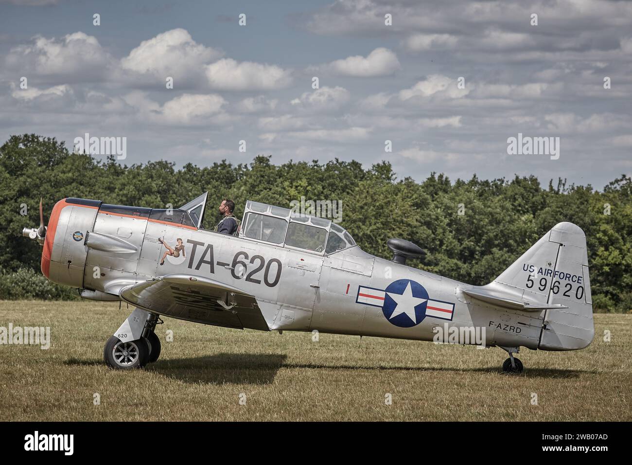 Airplanes T-6D TEXAN reday for take-off Stock Photo - Alamy