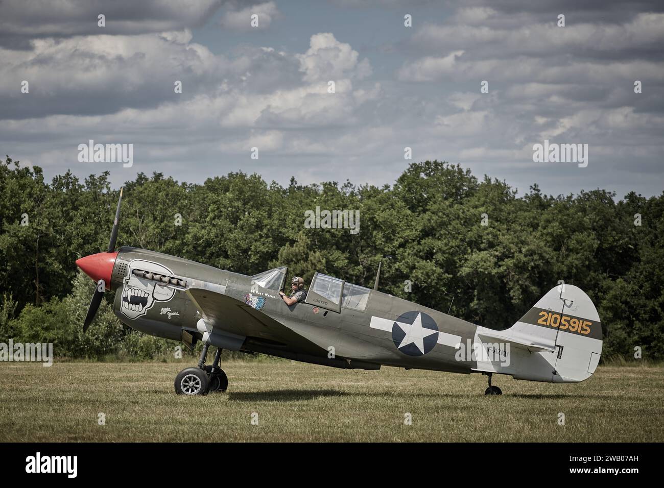 Curtiss P-40N Warhawk « Little Jeanne » (F-AZKU Stock Photo - Alamy