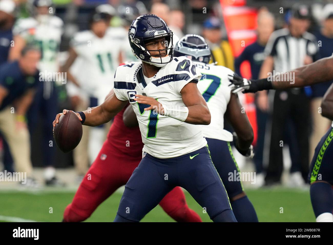 Seattle Seahawks quarterback Geno Smith (7) plays against the Arizona ...