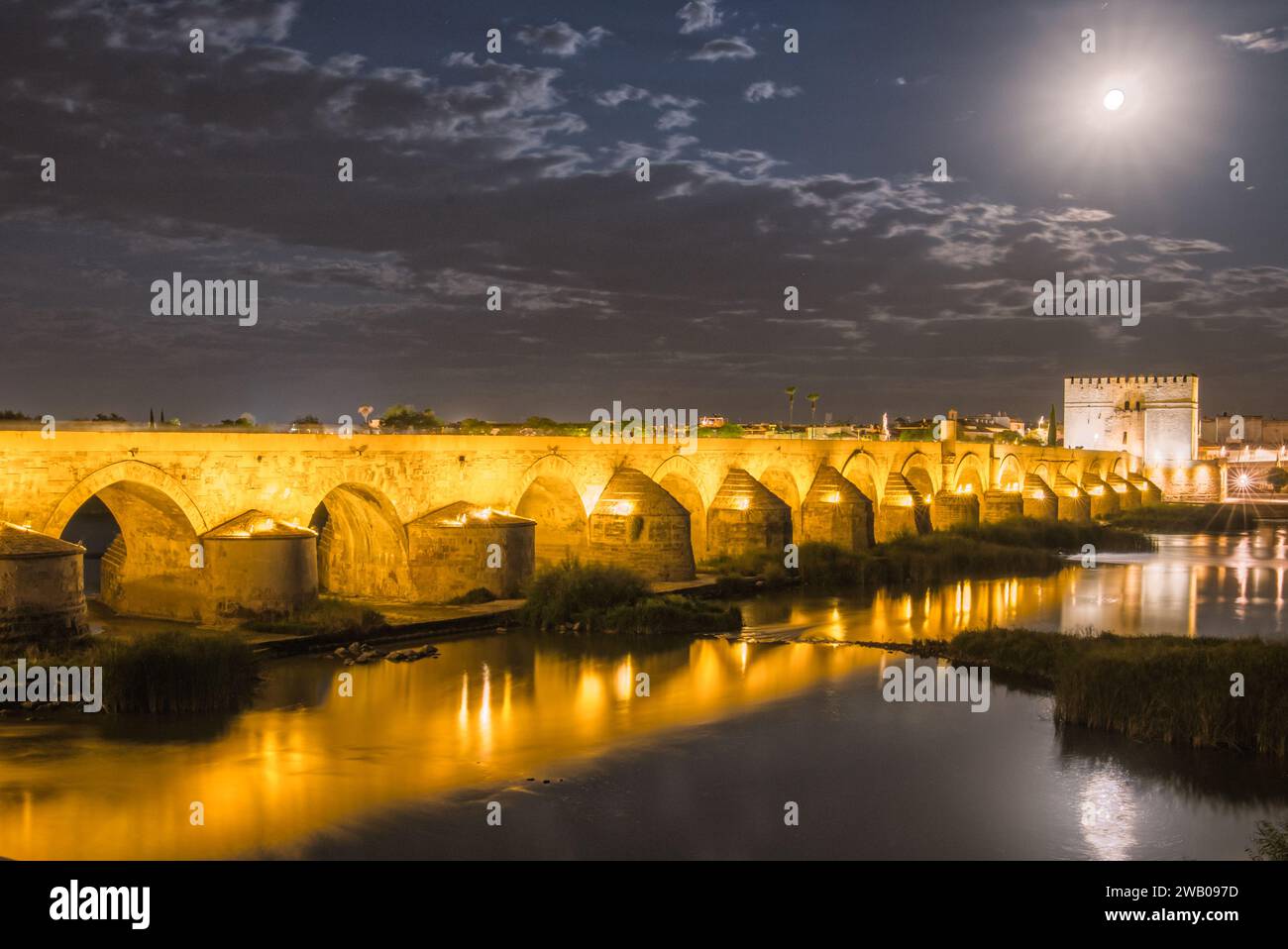 Ancient roman bridge hi-res stock photography and images - Alamy