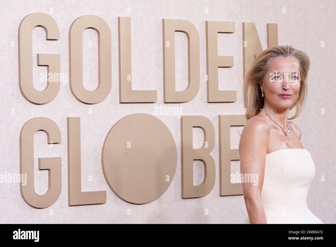 Gillian Anderson arrives at the 81st Golden Globe Awards on Sunday, Jan ...