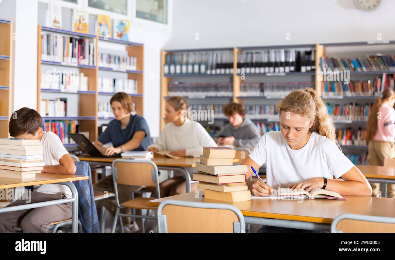 Russian high school boys boys hi-res stock photography and images - Alamy