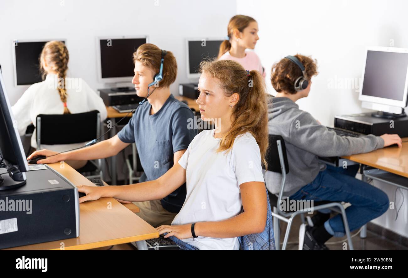 Russian high school boys boys hi-res stock photography and images - Alamy