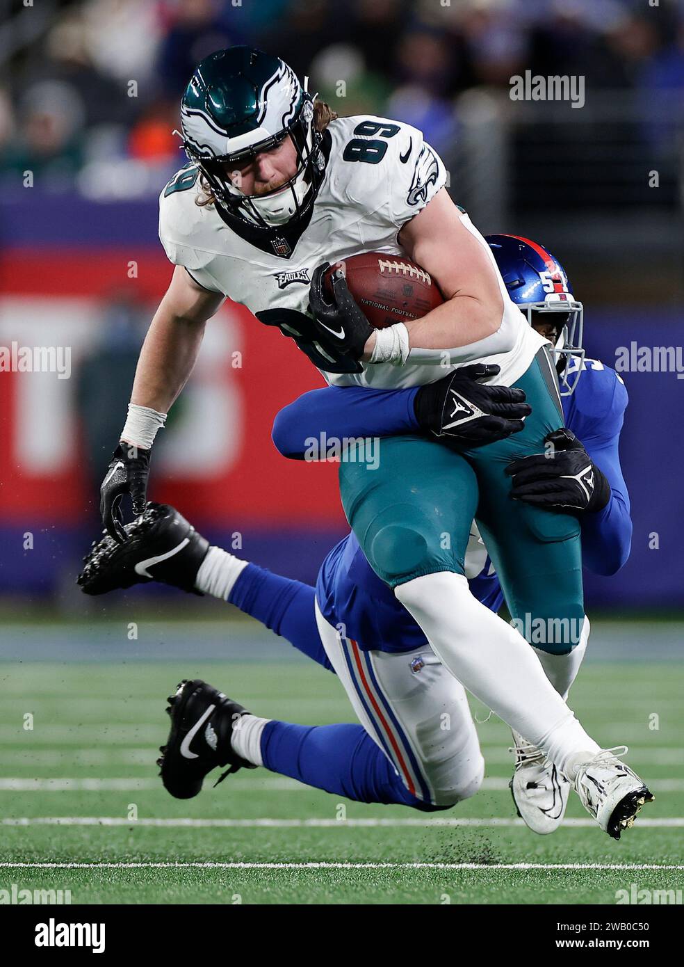 New York Giants linebacker Azeez Ojulari (51) tackles Philadelphia ...