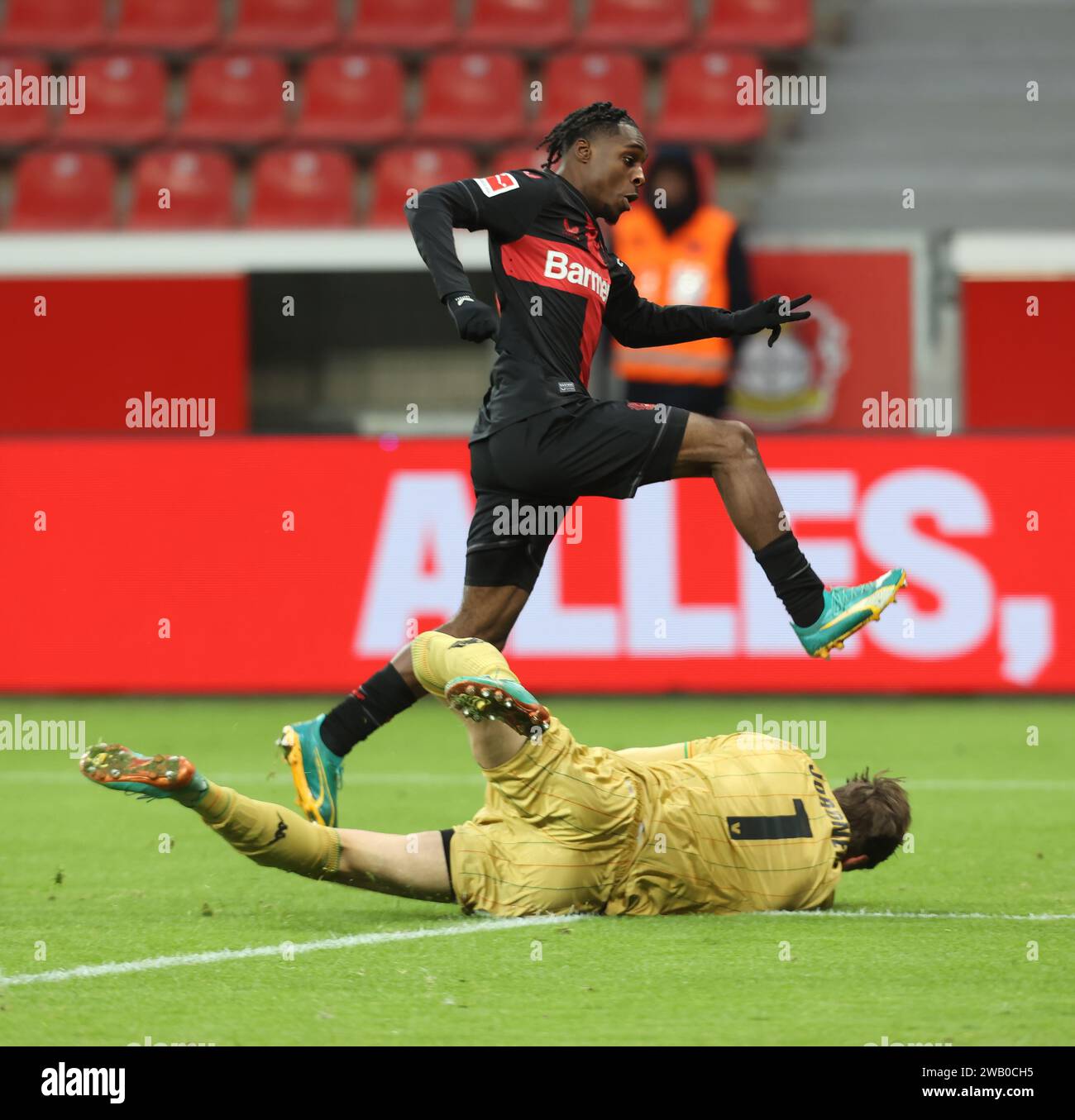 Leverkusen, Deutschland. 07th Jan, 2024. Torwart Jesse Joronen (Venedig ...