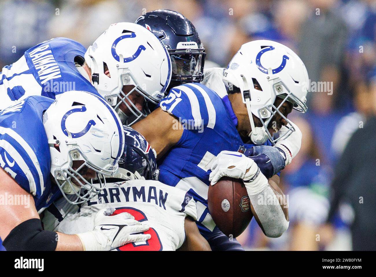January 06, 2024: Indianapolis Colts running back Zack Moss (21) runs ...