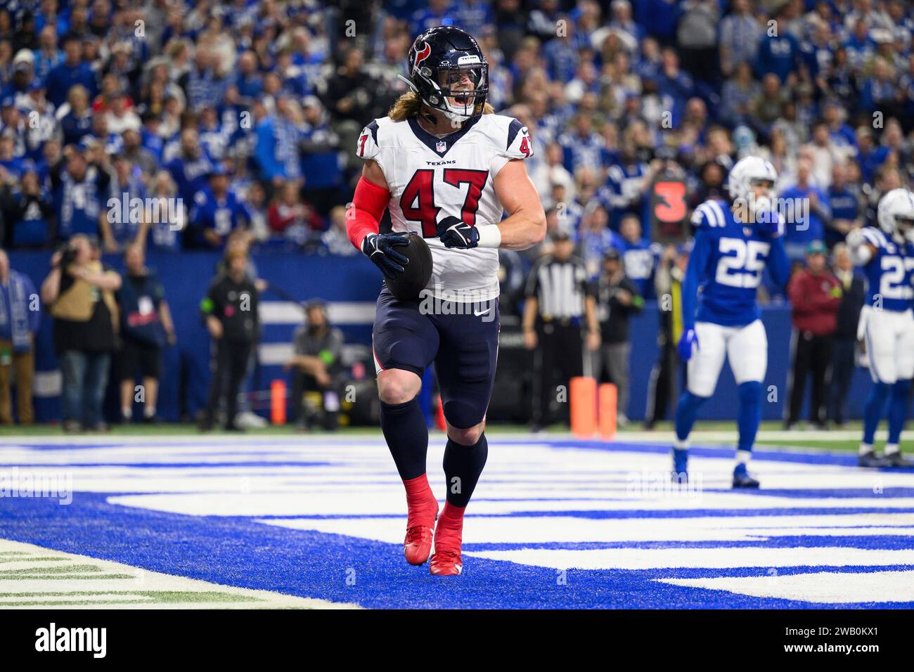 Houston Texans fullback Andrew Beck (47) celebrates a touchdown during ...