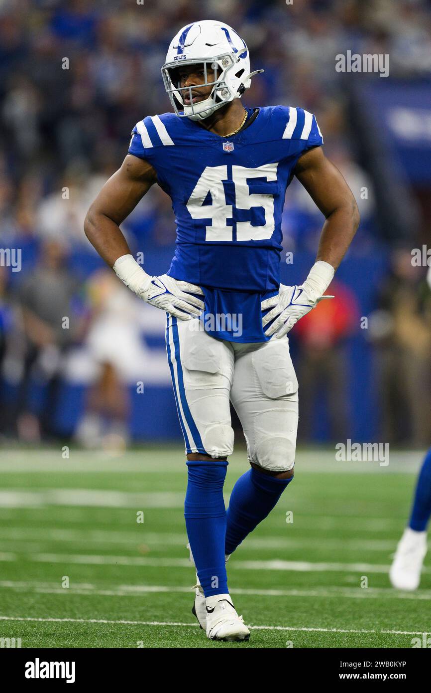 Indianapolis Colts linebacker E.J. Speed (45) lines up on defense ...