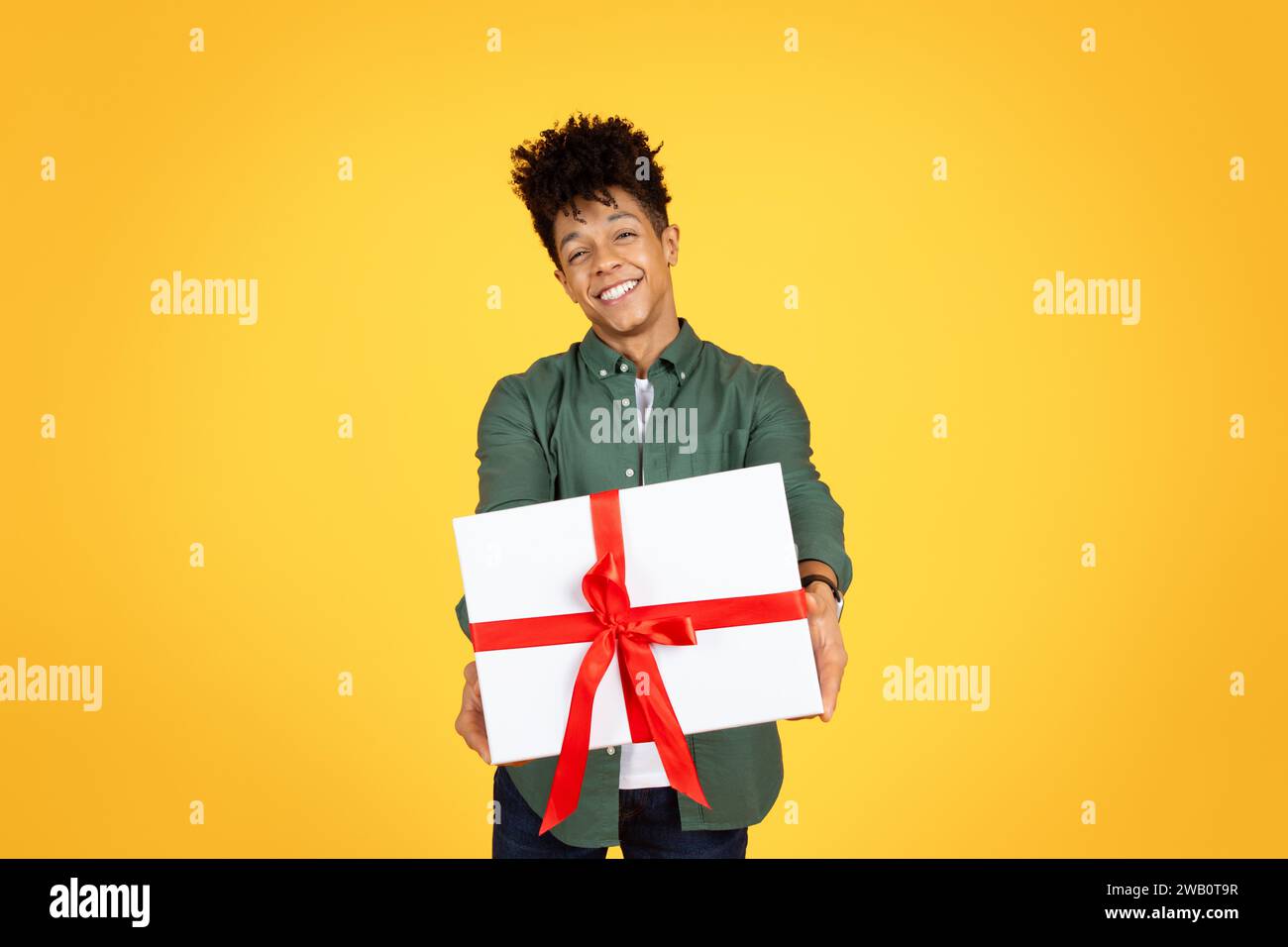 Guy present hi-res stock photography and images - Alamy