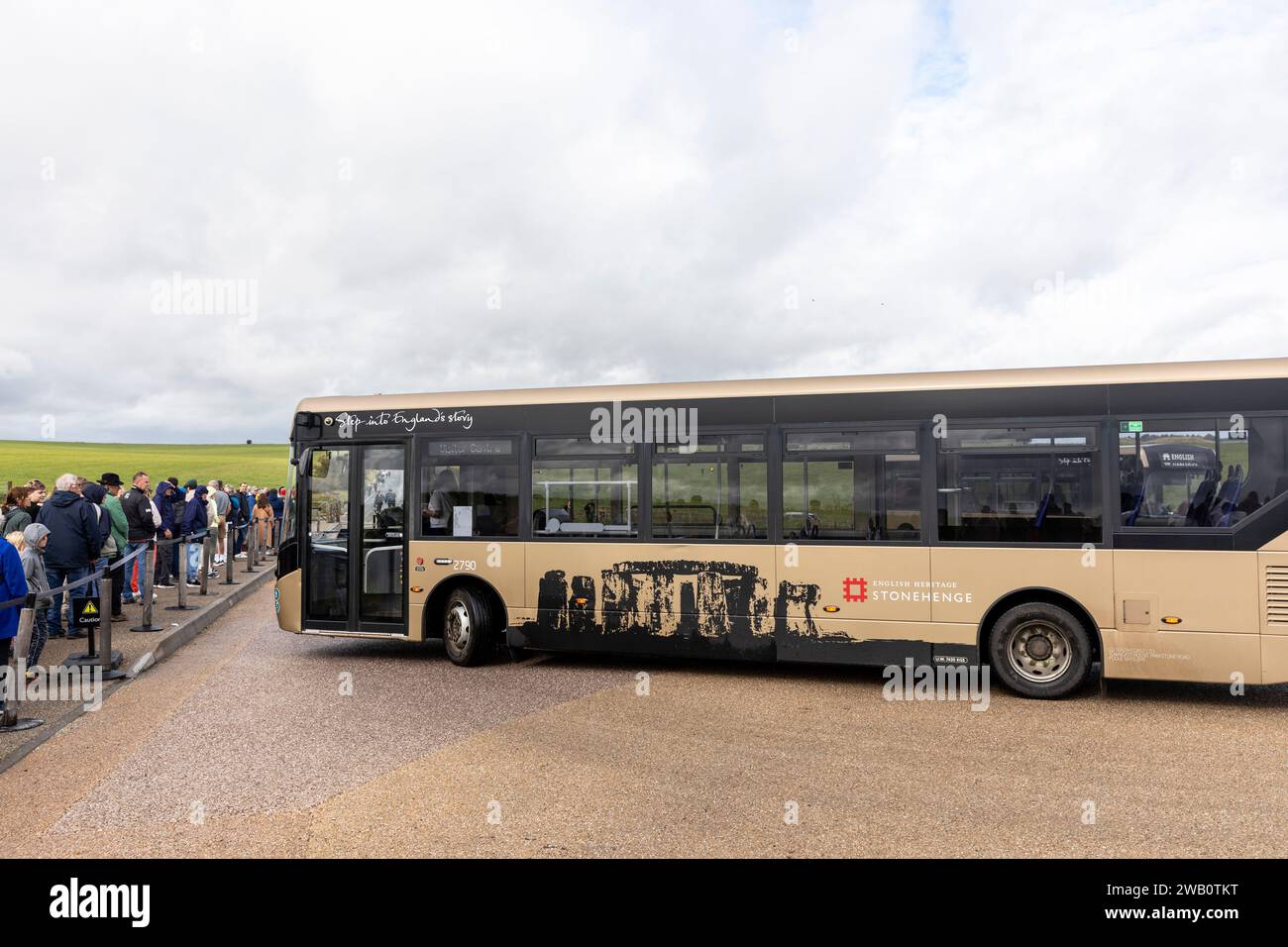 Stonehenge Wiltshire 2023, English heritage provide shuttle buses for ...