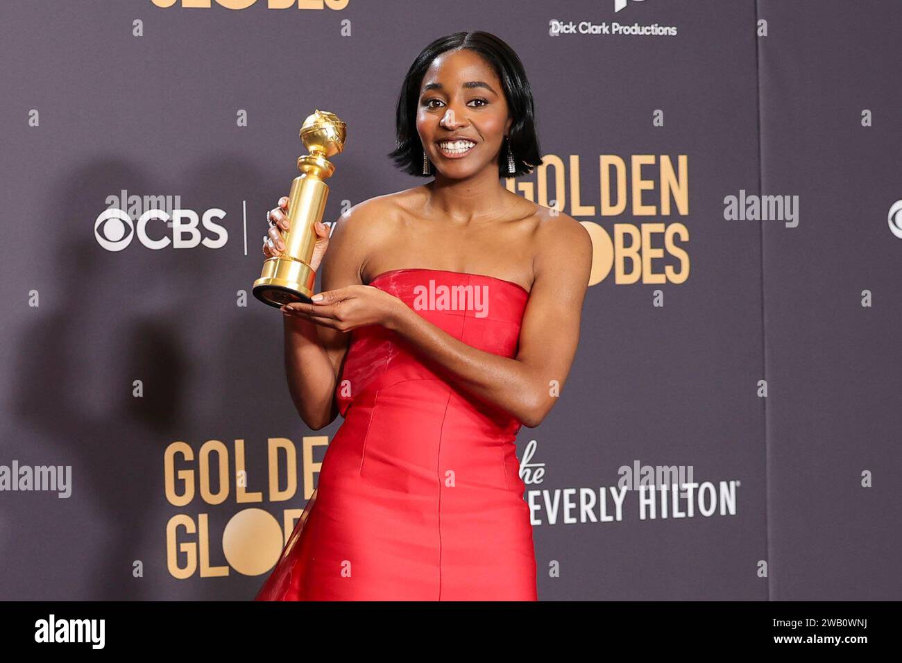 Ayo edebiri the bear tv show hi-res stock photography and images - Alamy