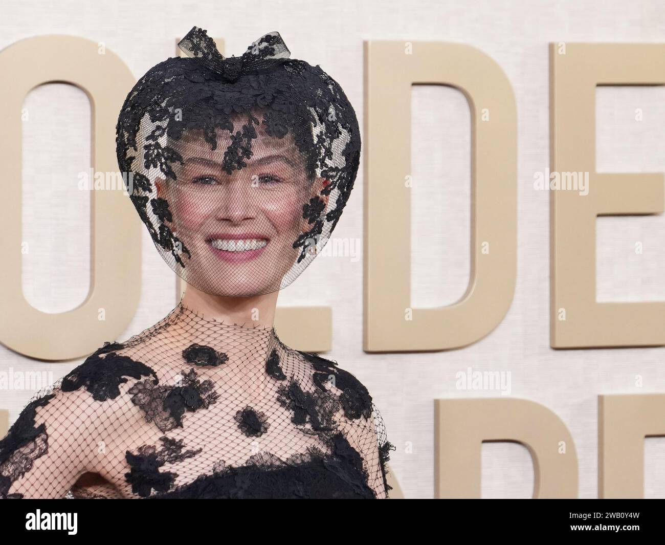 Los Angeles, USA. 07th Jan, 2024. Rosamund Pike attends the arrivals of ...