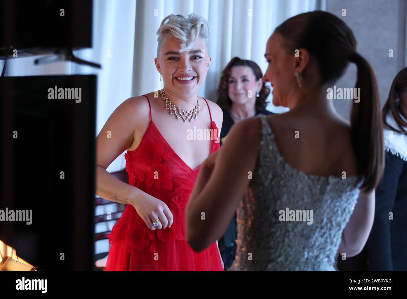 Beverly Hills, United States. 07th Jan, 2024. Florence Pugh and Natalie ...