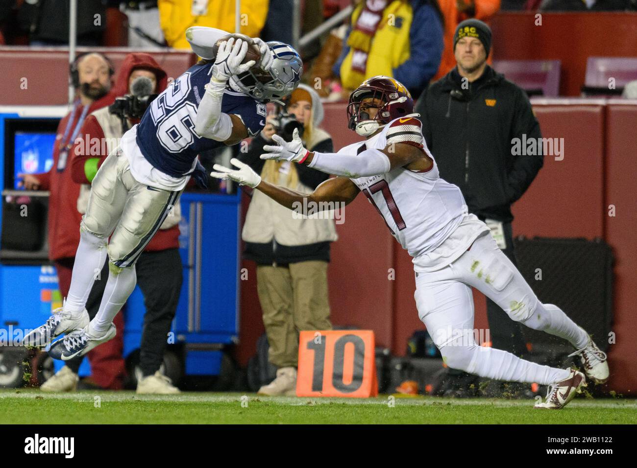 Cowboys commanders hi-res stock photography and images - Alamy
