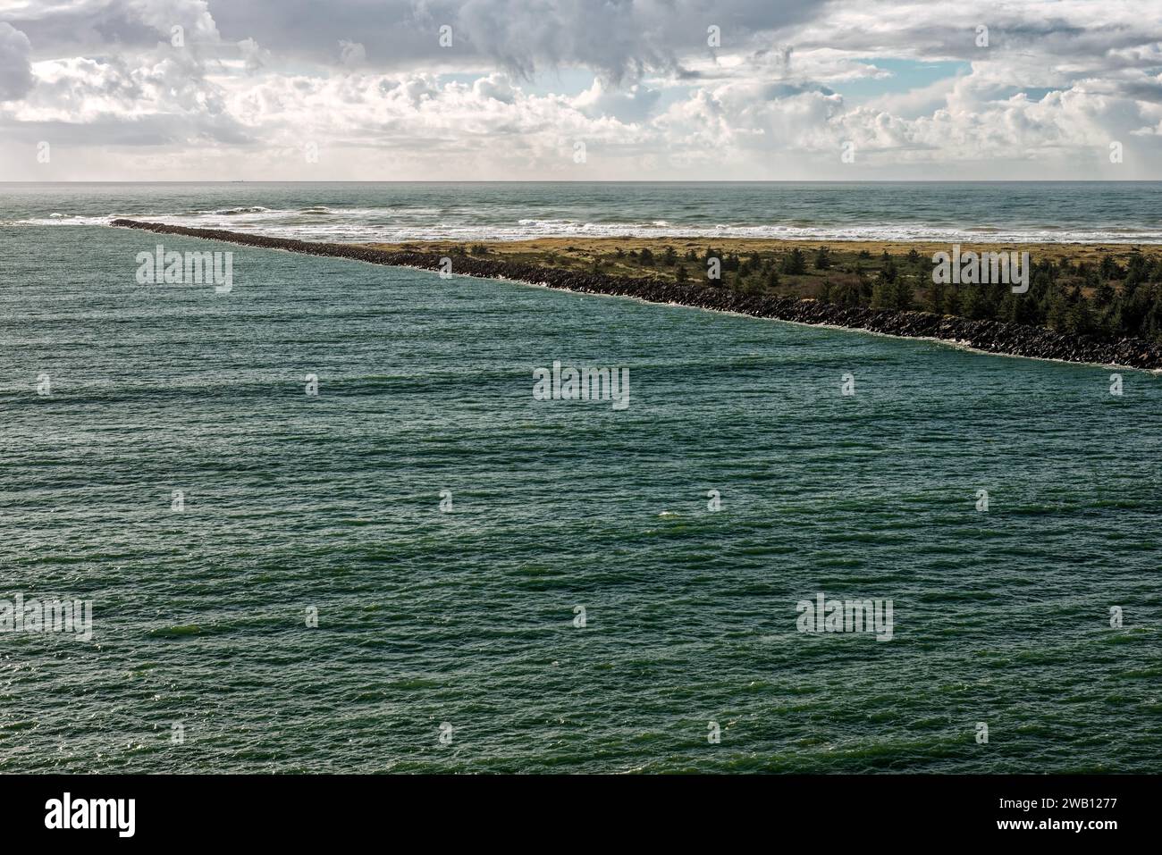 The Columbia River meets the Pacific Ocean at the north jetty of Cape ...