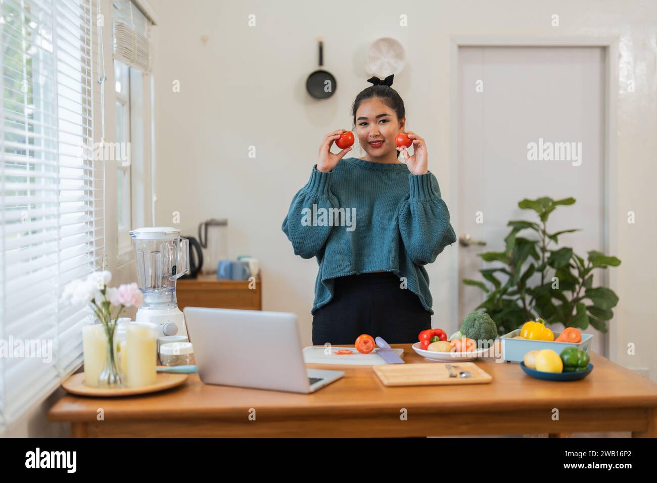 Overweight healthy cooking woman hi-res stock photography and images ...