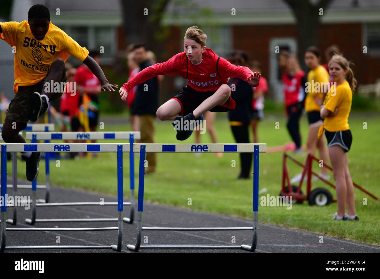 Middle school track and field hi-res stock photography and images - Alamy
