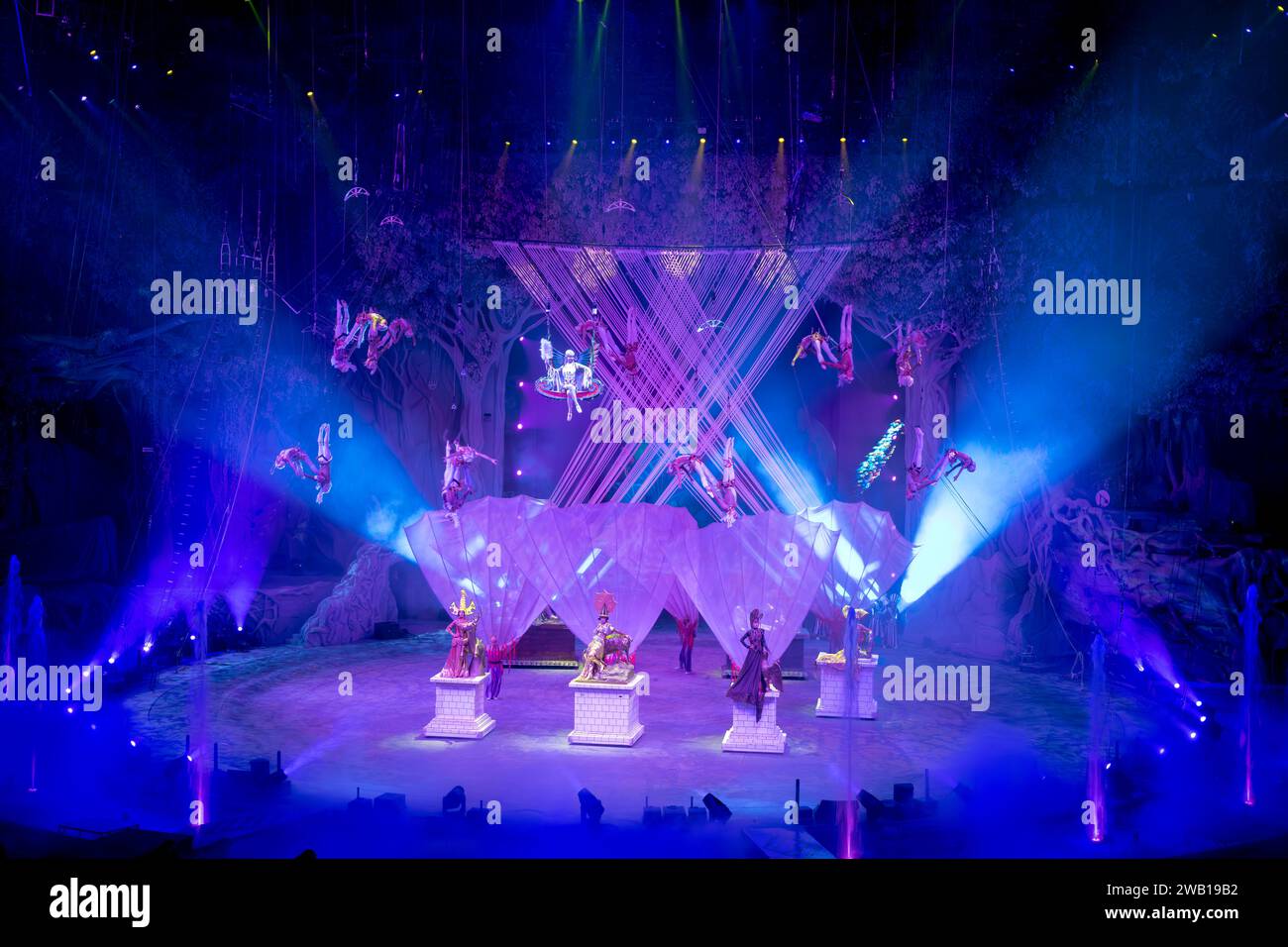 Chimelong International Circus, the world's biggest circus arena ...