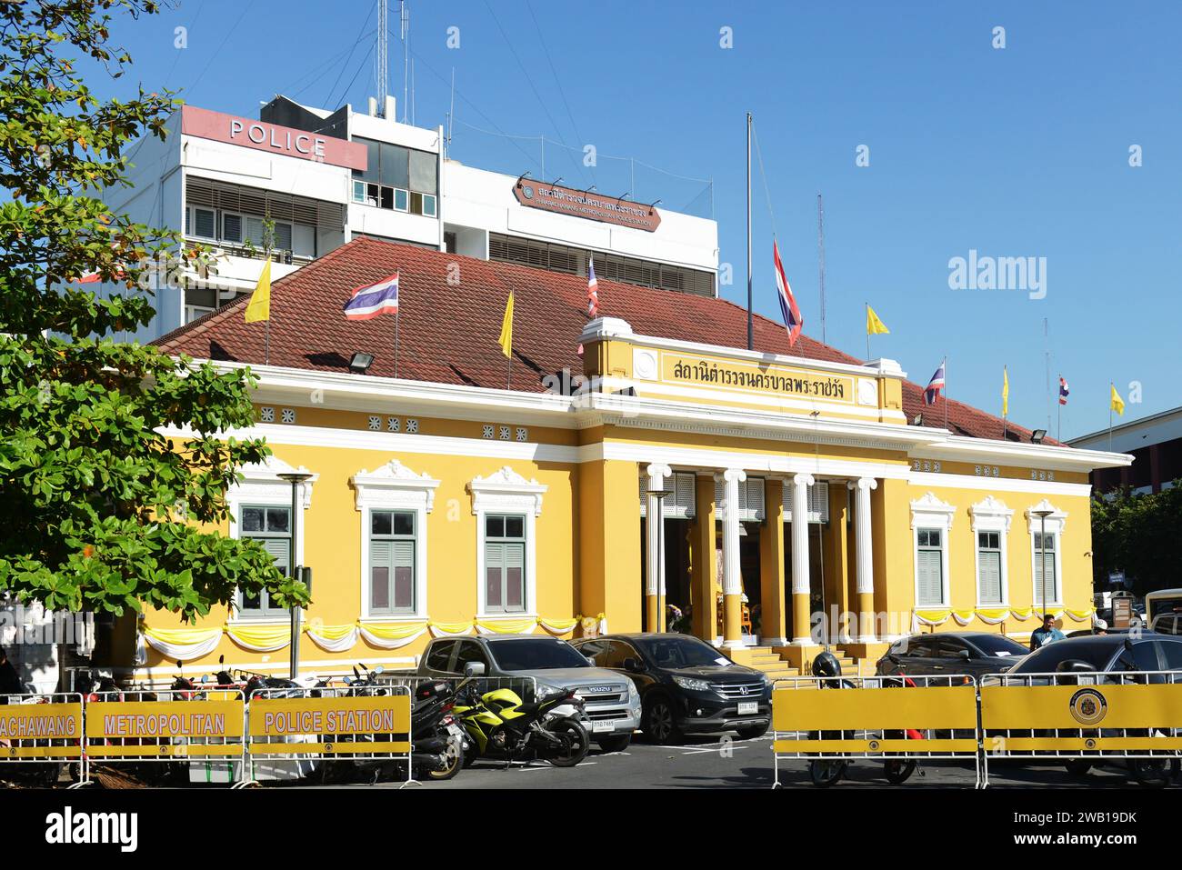 Bangkok police station hi-res stock photography and images - Alamy