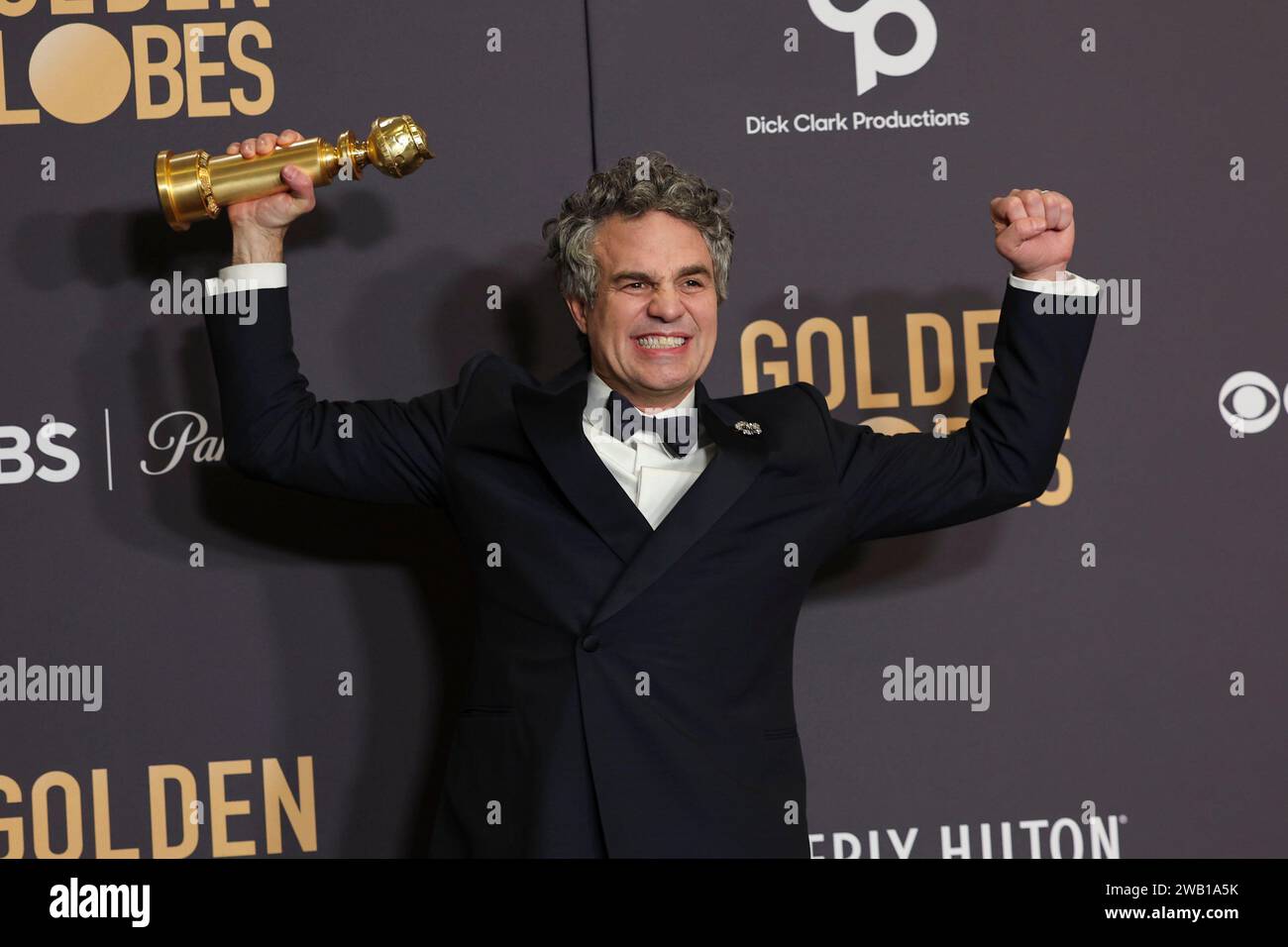 Beverly Hills, United States. 07th Jan, 2024. Mark Ruffalo accepts the ...