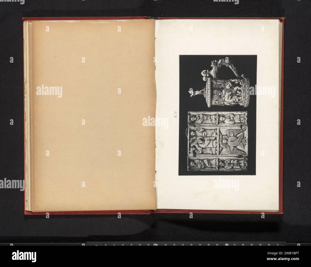 Religious relief sculpture hi-res stock photography and images - Alamy