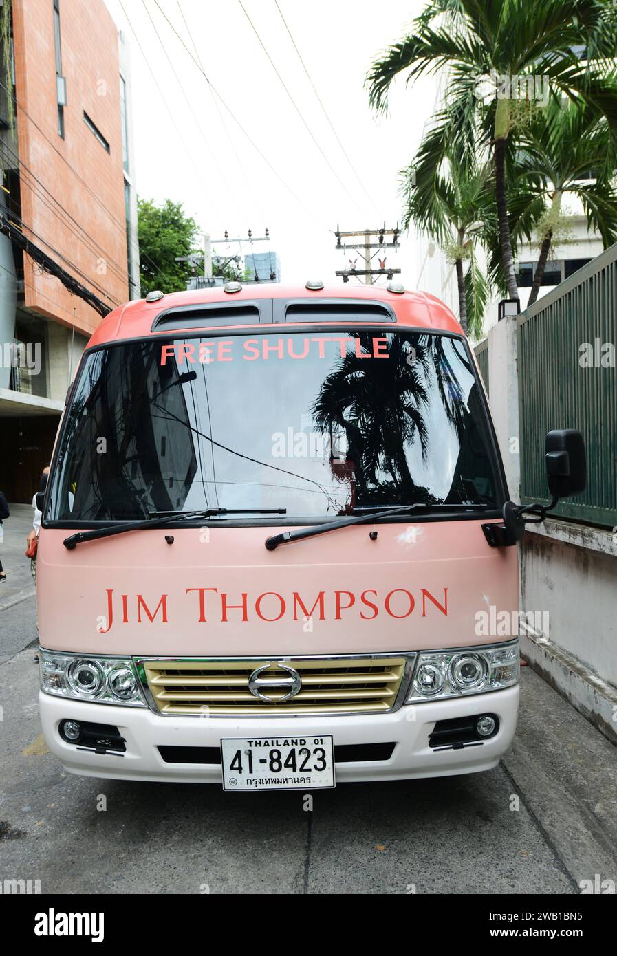 Shuttle minibus hi-res stock photography and images - Alamy