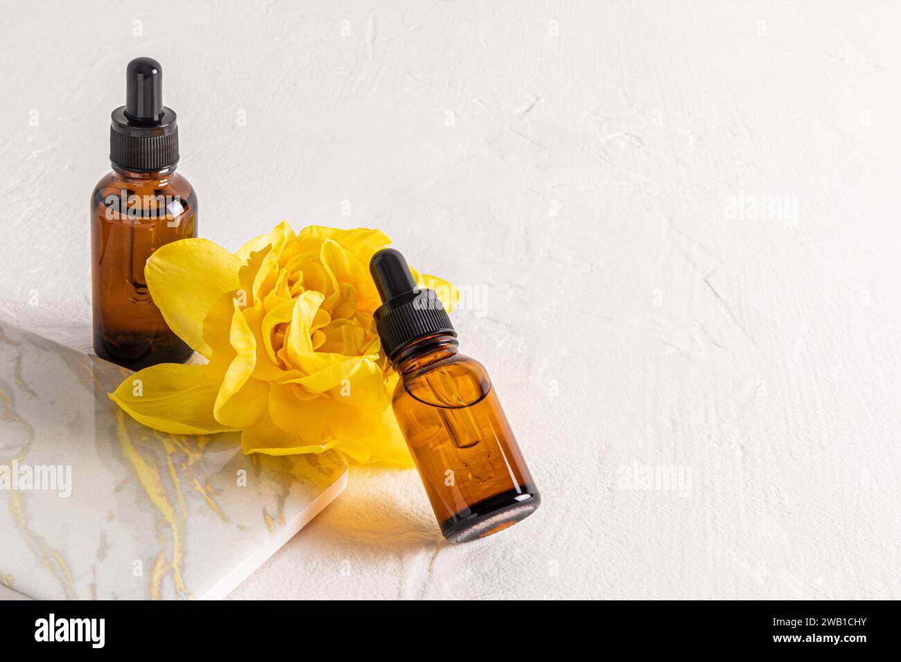 Vitamin serum flower hi-res stock photography and images - Alamy