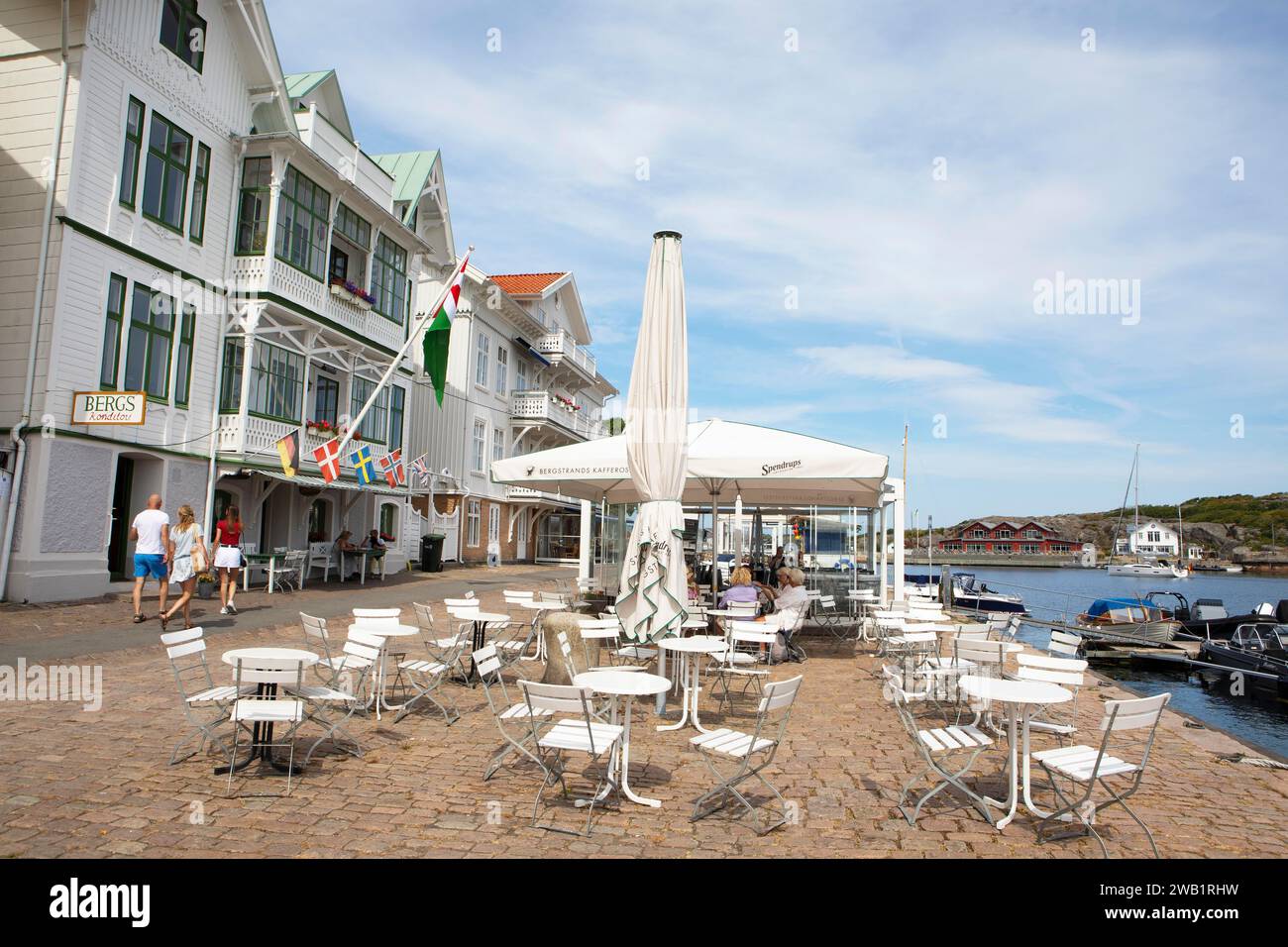 Wooden houses on the archipelago island of Marstrandsoe, Marstrand, Vaestra Goetalands laen ...