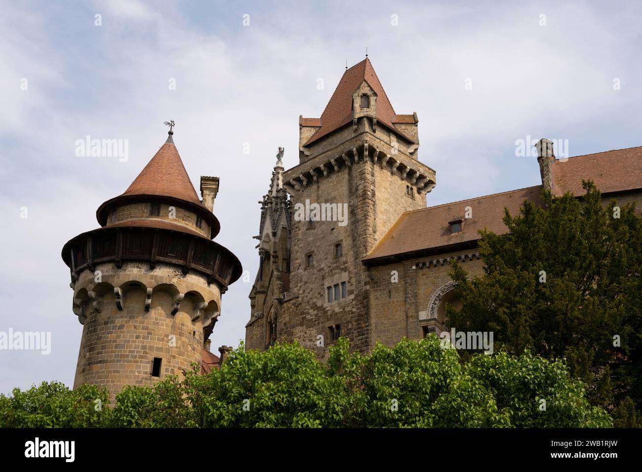 Kreuzenstein castle hi-res stock photography and images - Alamy