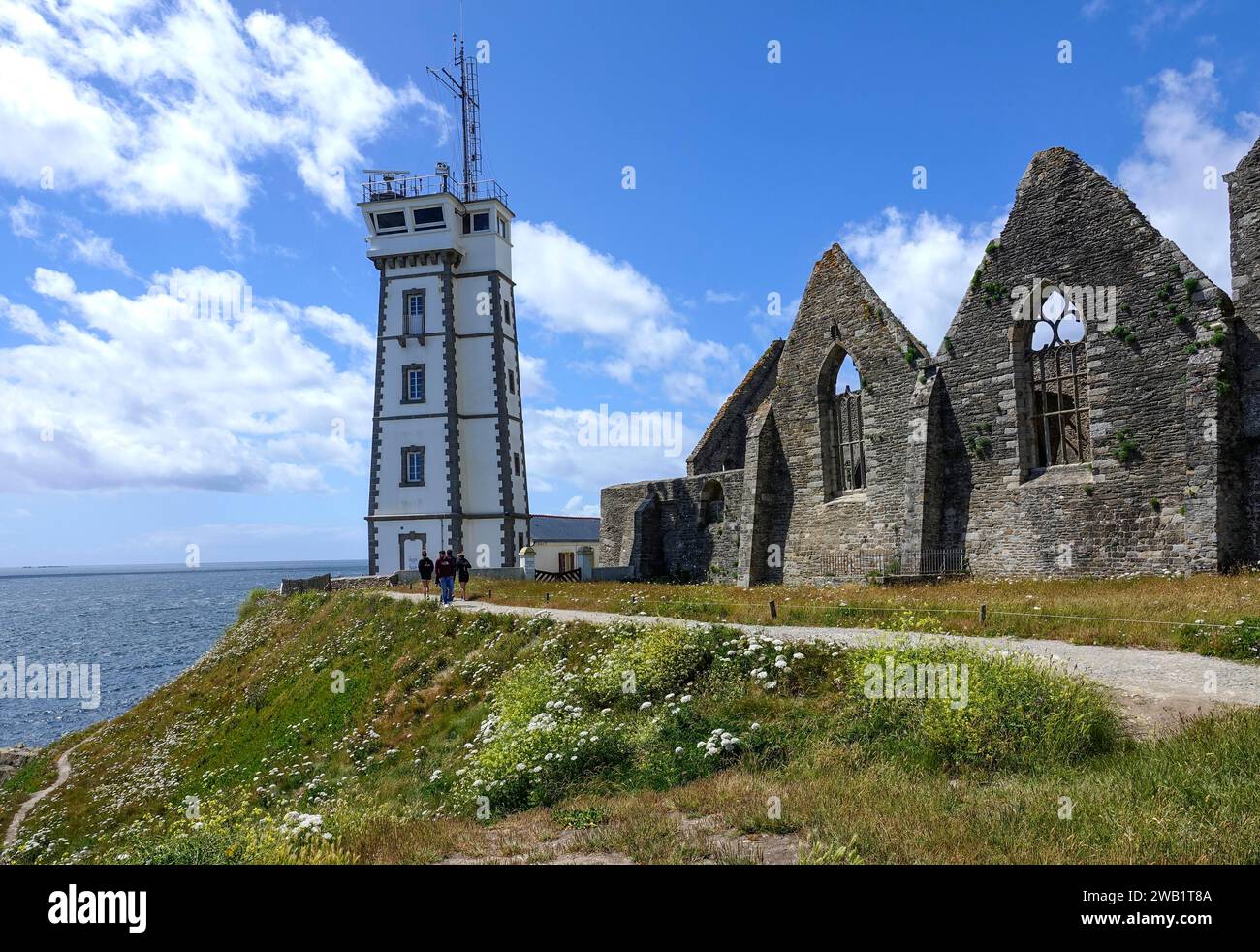 Semaphore, ruins of Saint-Mathieu Abbey on the Pointe Saint-Mathieu ...