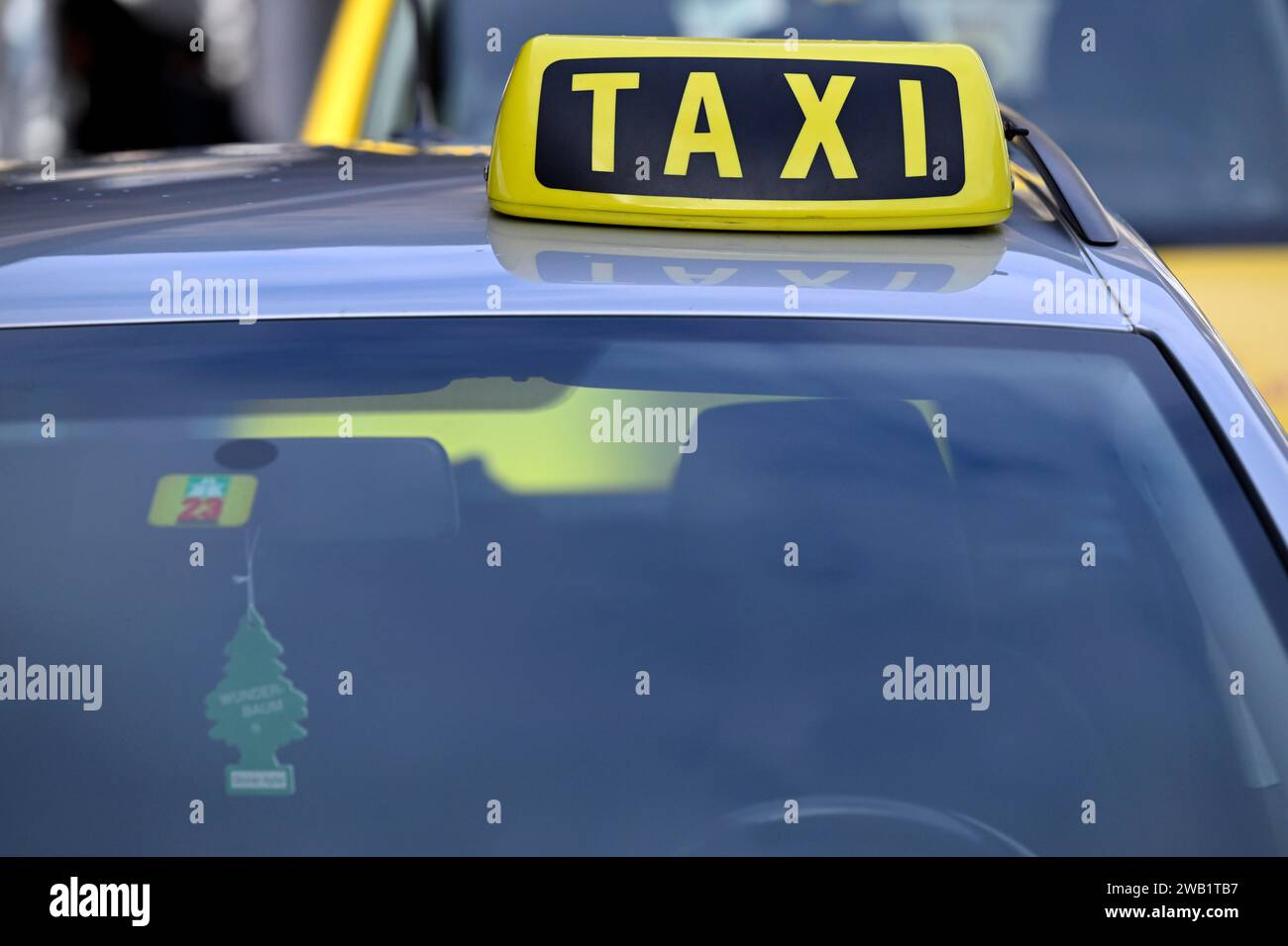 Taxi word hi-res stock photography and images - Alamy