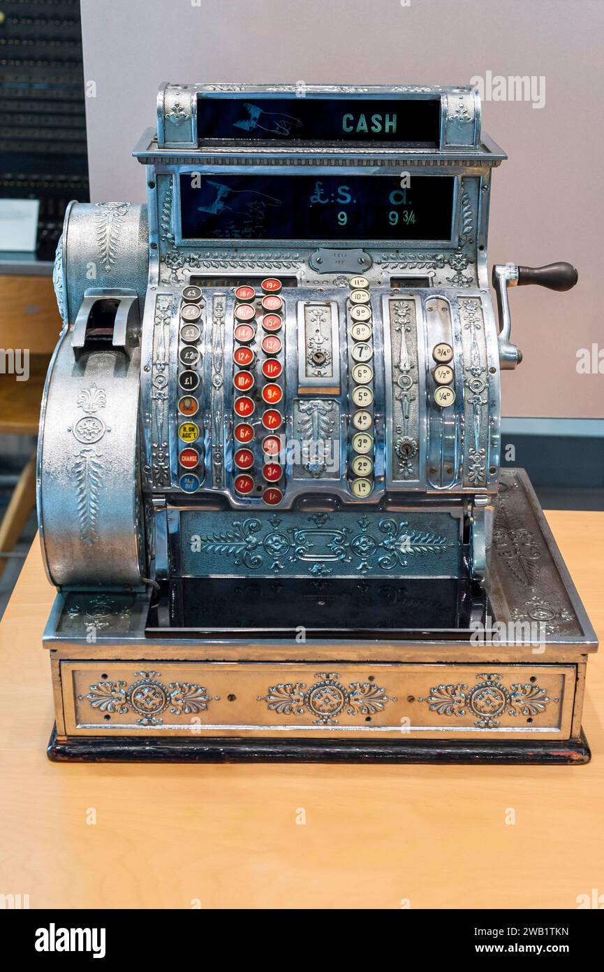 Historical cash register, cash register, shop, shop, analogue, history ...