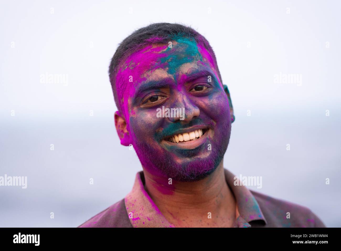 Traditional indian colours hi-res stock photography and images - Alamy