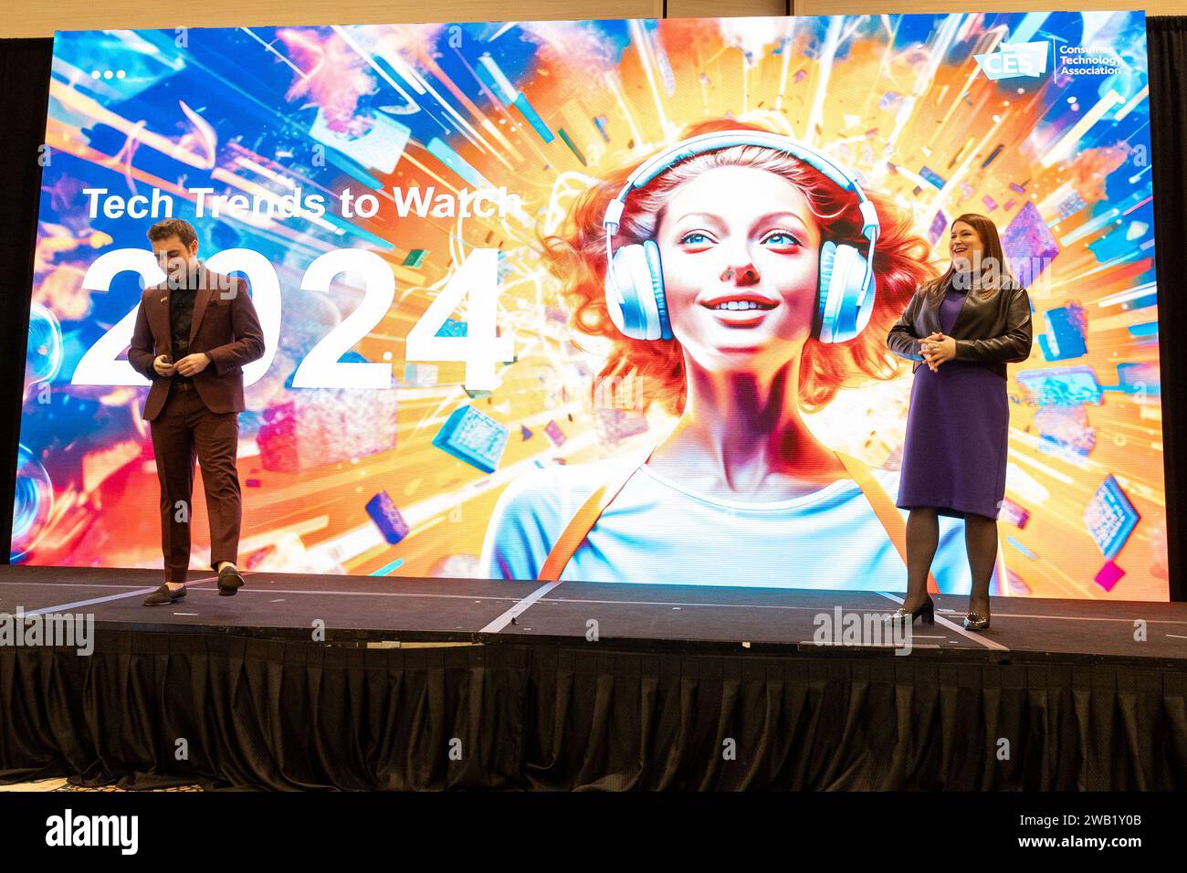 Las Vegas, USA. 07th Jan, 2024. Brian Comiskey (L) and Jessica Booth ...