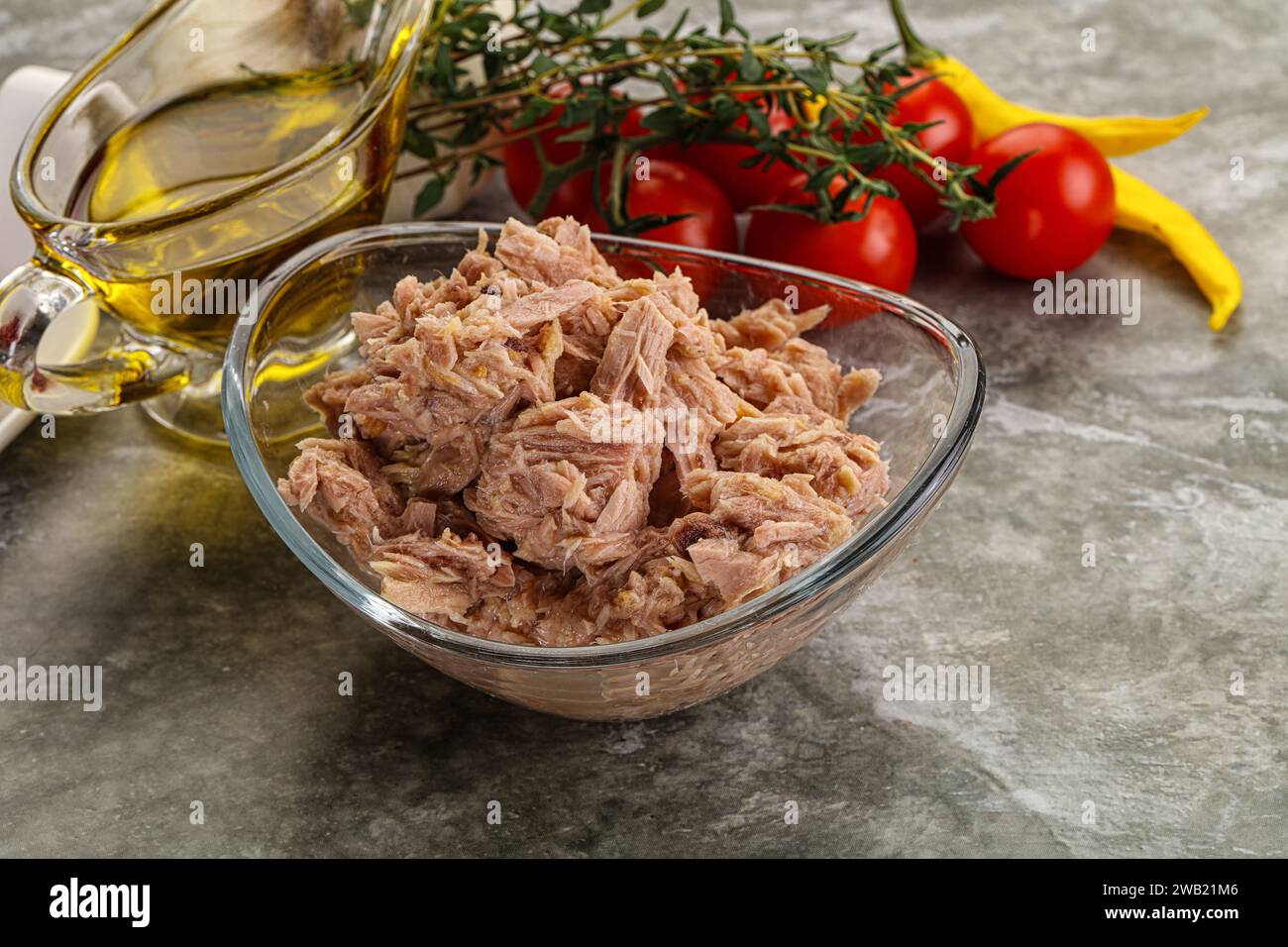 Canned tuna fillet with oil for salad Stock Photo - Alamy