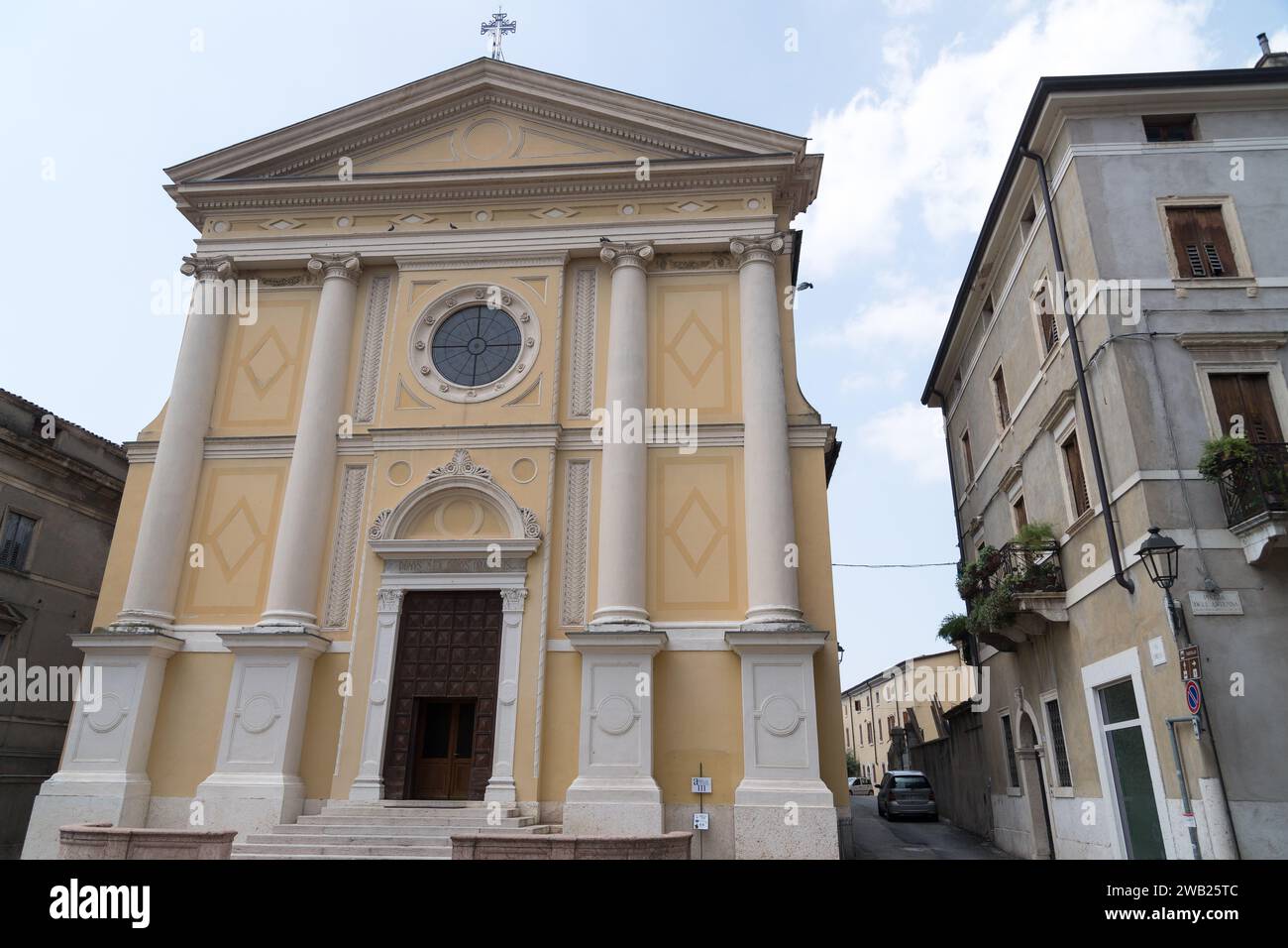 Soave chiesa di san lorenzo hi-res stock photography and images - Alamy