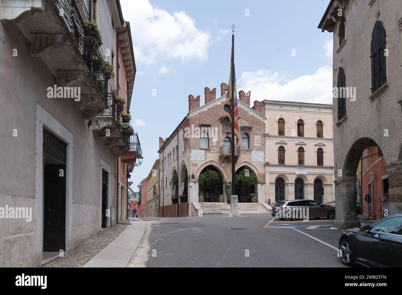 Soave justice palace hi-res stock photography and images - Alamy