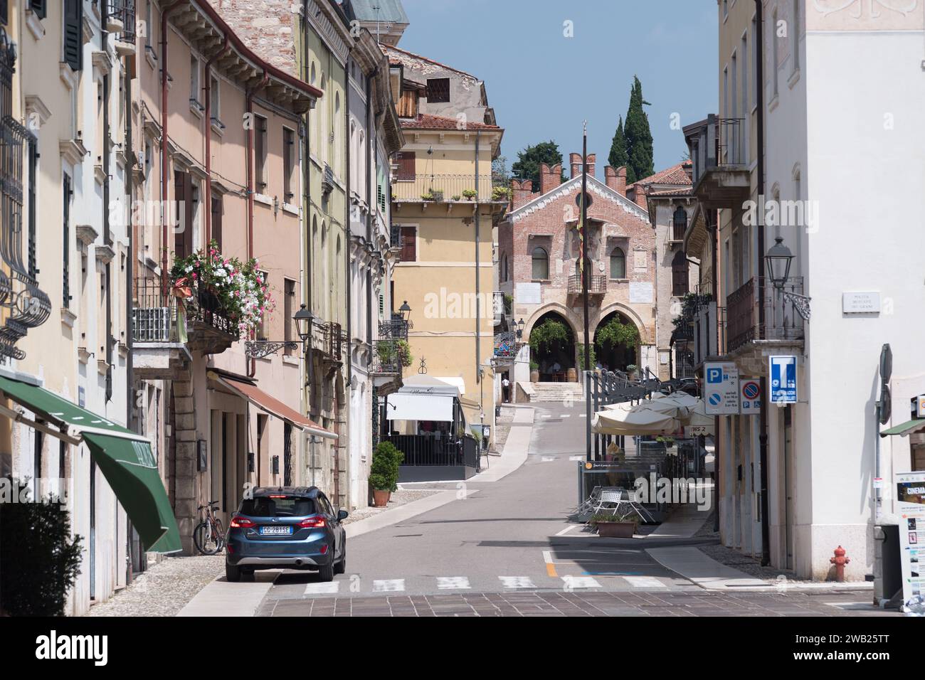 Soave palazzo di giustizia hi-res stock photography and images - Alamy