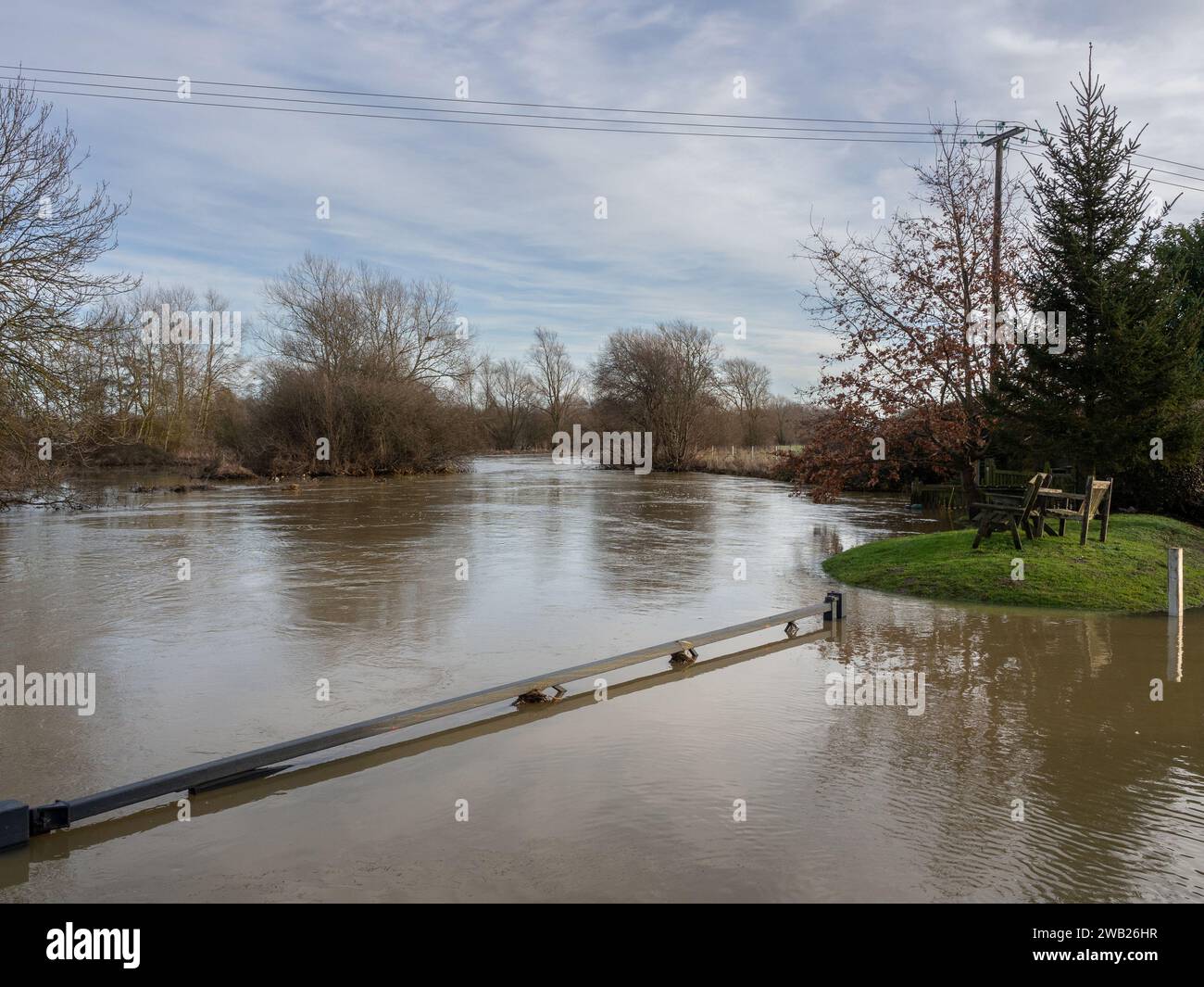 Flooding in Billing, Northampton, as the River Nene bursts its banks ...