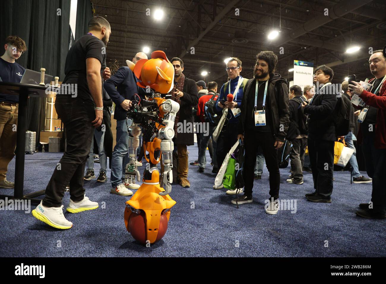 Las Vegas, United States. 07th Jan, 2024. Members of the media view a ...
