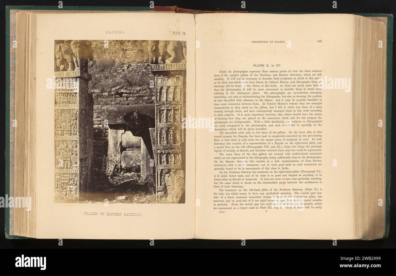 Pillars of the Eastern Poort of Torana at the Grote Stoepa in Sanchi ...