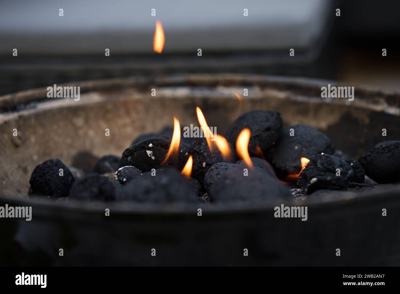 Fire burning coals in fireplace hi-res stock photography and images - Alamy