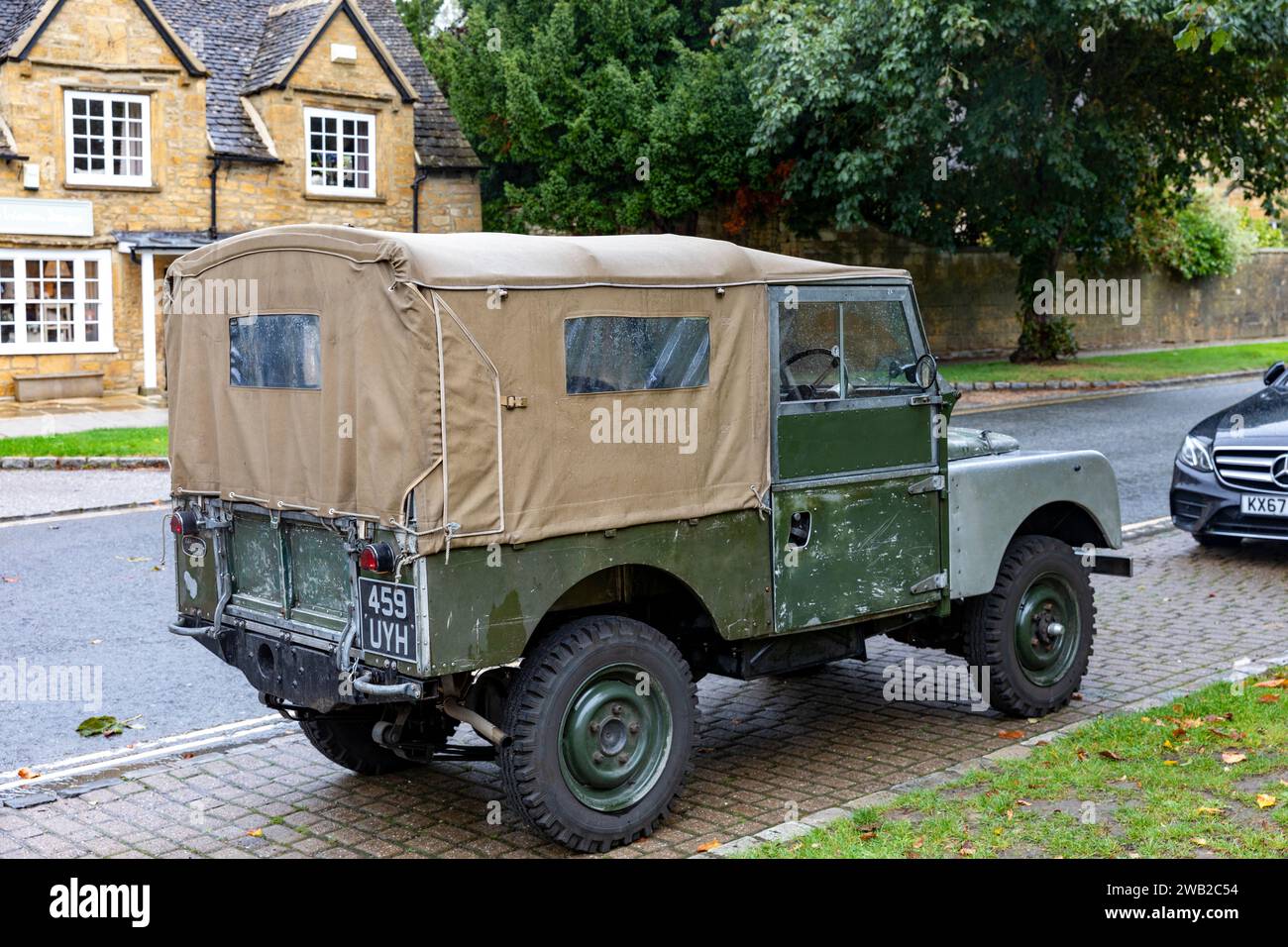 Classic Land Rover Series 1 vehicle parked in Broadway village ...