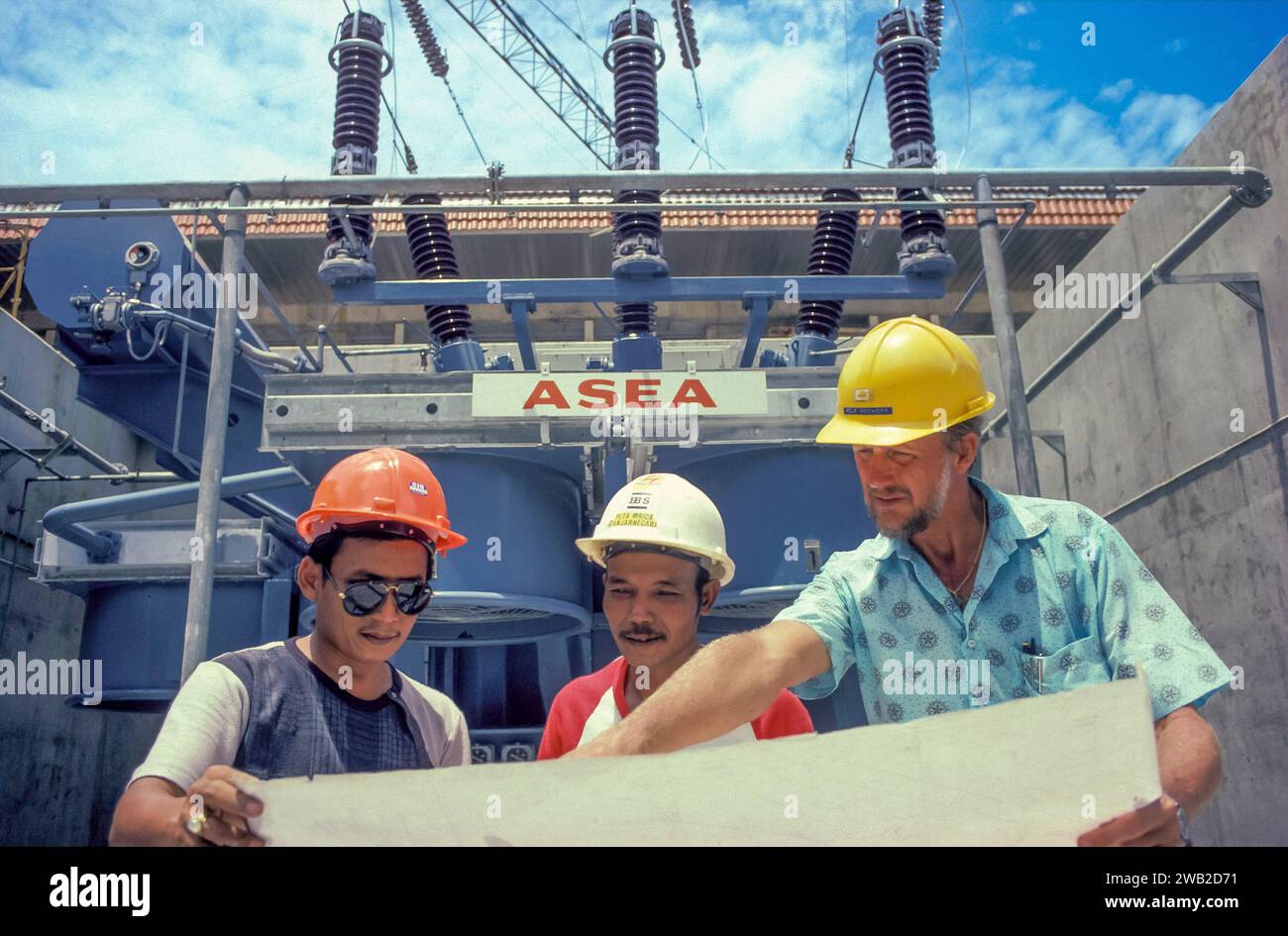 Indonesia - construction of a hydroelectric dam on Java with the help ...