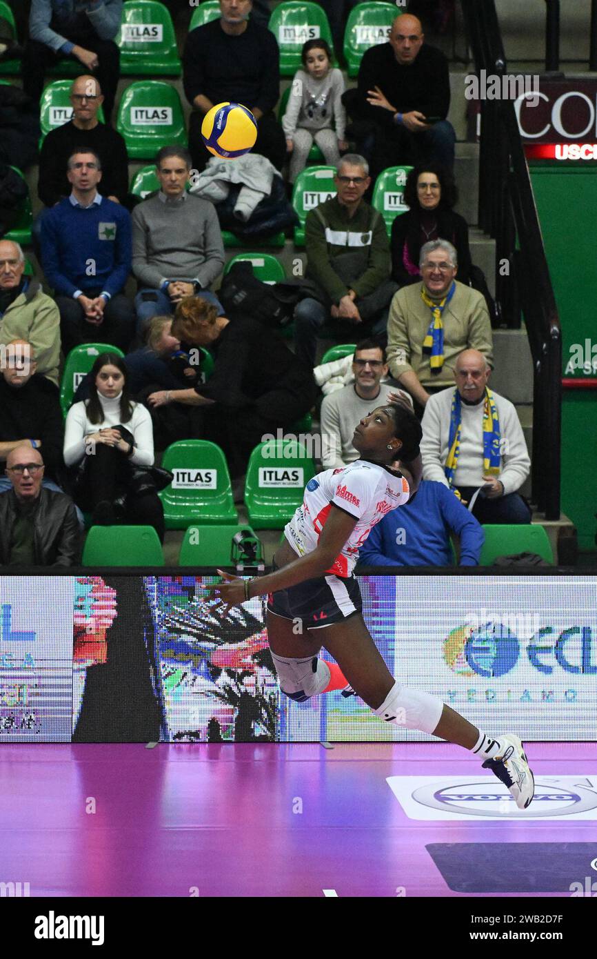 Treviso, Italy. 07th Jan, 2024. Serve of Enweonwu Terry Ruth ( Honda ...