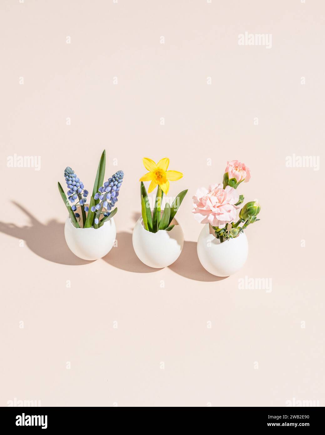 Easter minimal concept banner hi-res stock photography and images - Alamy