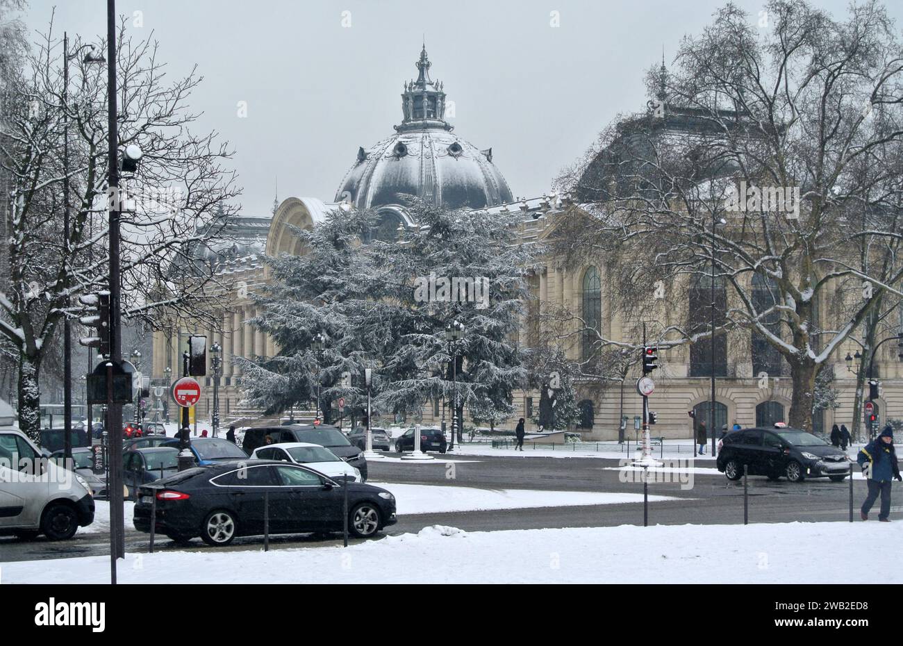 Grand palais in winter hi-res stock photography and images - Alamy
