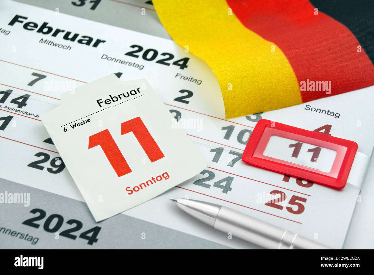 Deutscher Kalender Datum 11. Februar 2024 Sonntag und Deutsche Flagge ...