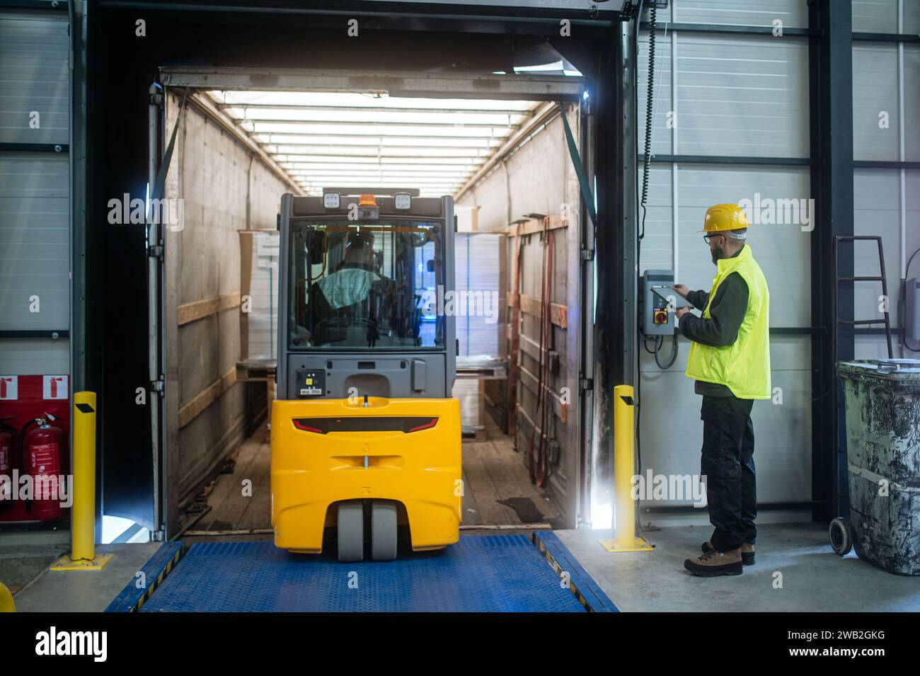 Supplier details hi-res stock photography and images - Alamy
