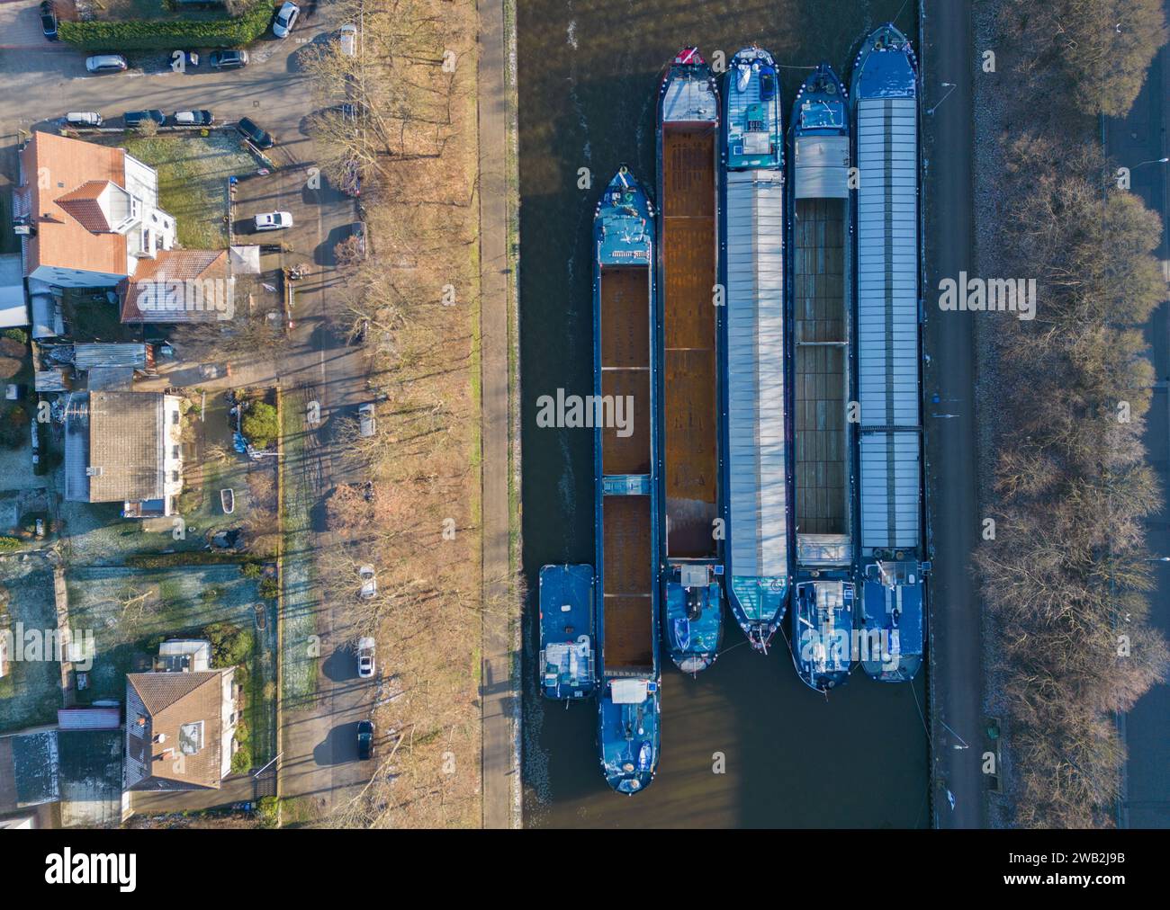 Parallel 2024 show hi-res stock photography and images - Alamy